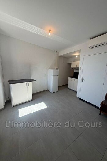 Appartement 1 pièce à Village, Lançon-Provence, à louer