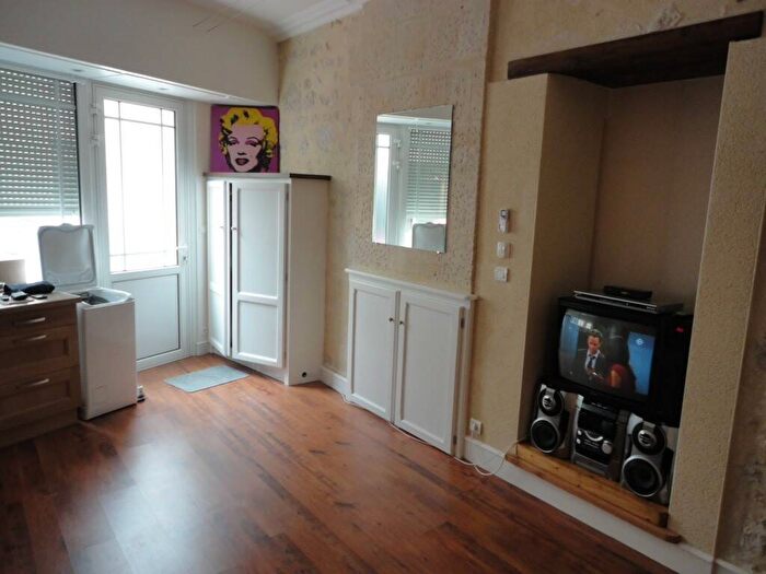 Appartement à louer - Saintes - 2 pièces - 2 chambres