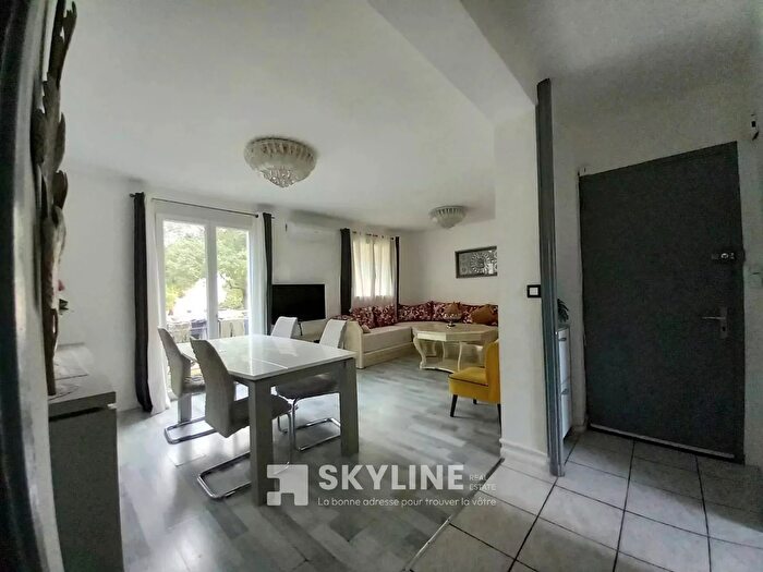 Appartement à vendre - Marseille e , Saint-Tronc - 3 pièces - 2 chambres