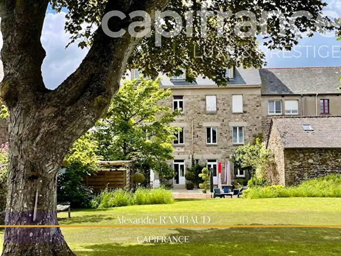 Maison à vendre - Dol-de-Bretagne - 17 pièces - 9 chambres