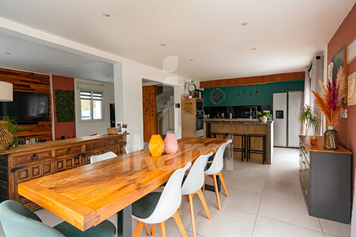 Maison à vendre - Chassagny - 5 pièces - 4 chambres