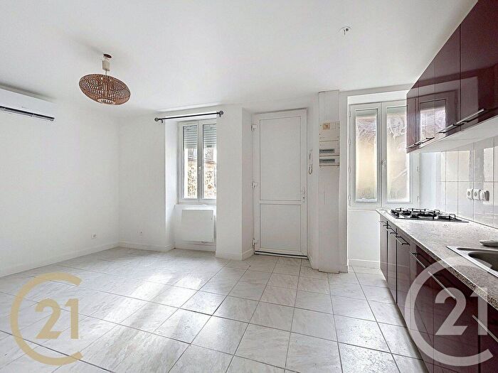 Champagne-sur-Seine : Appartement 2 pièces à louer