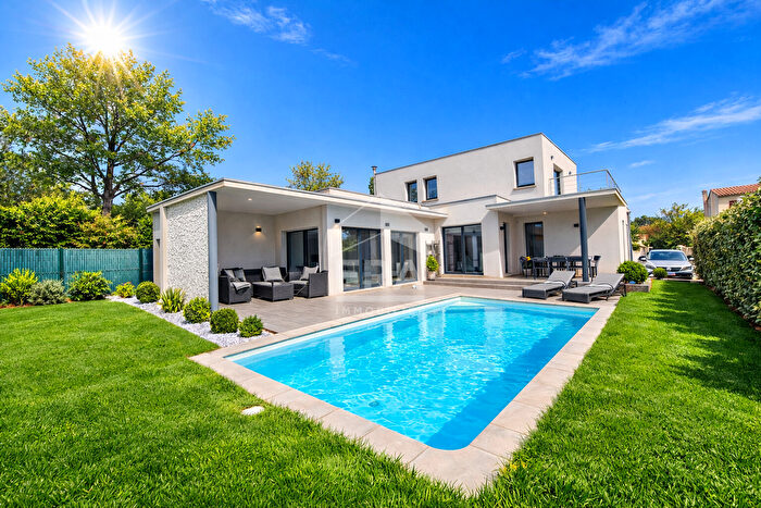 Maison à vendre - Mallemort - 5 pièces - 4 chambres