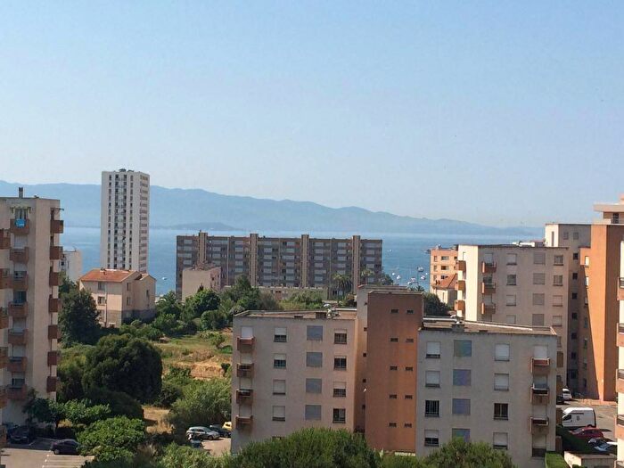 Appartement à louer - Maréchal Juin, Ajaccio - 1 pièce