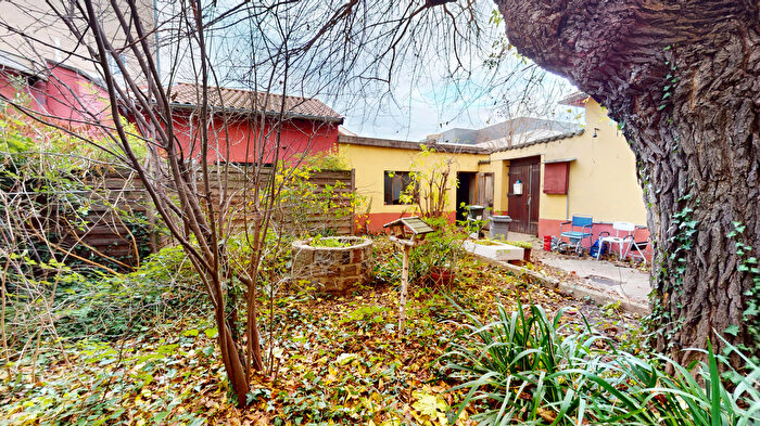 Maison à vendre - Lyon e , Monchat - 3 pièces - 2 chambres