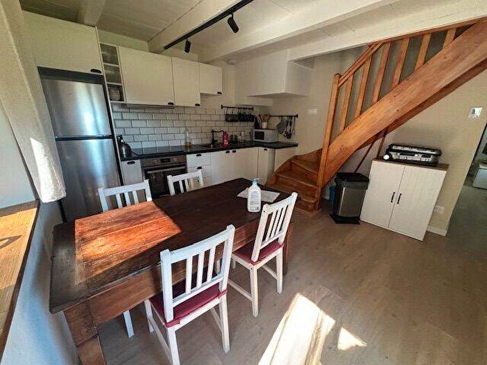 Maison à louer - La Muraz - 3 pièces - 2 chambres