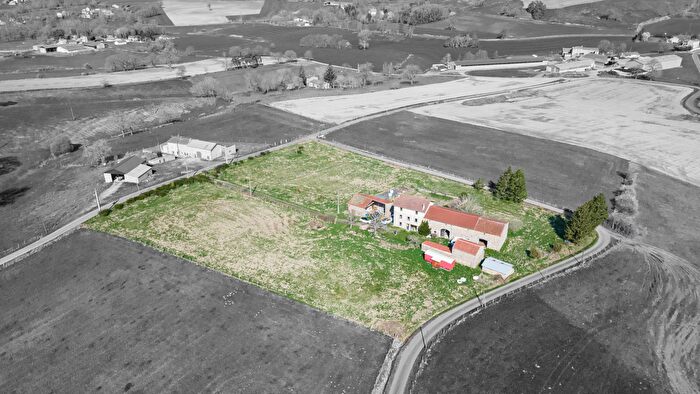 Maison à vendre - Manglieu - 4 pièces - 6 chambres