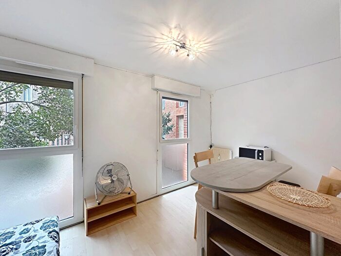 Toulouse, Saint-Etienne : Appartement 1 pièce à louer