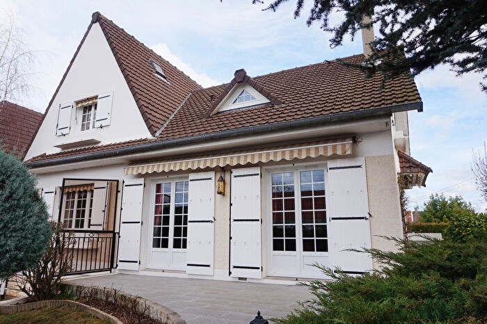 Maison à vendre - Villecresnes - 7 pièces - 5 chambres