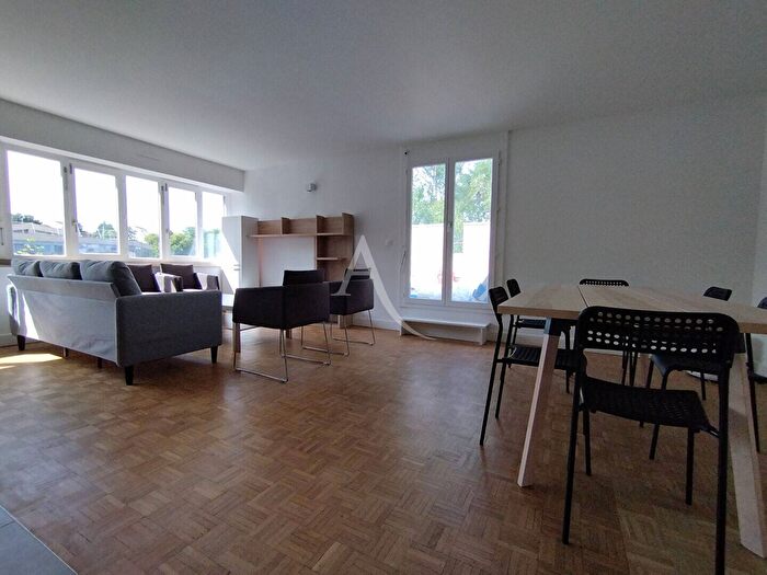 Appartement 7 pièces à Champs Elysees, Évry-Courcouronnes, à louer