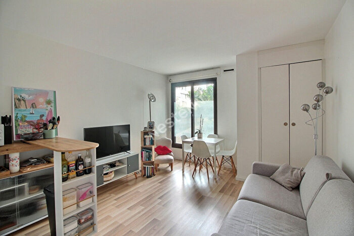 Suresnes, Centre-ville - Appartement 1 pièce à vendre