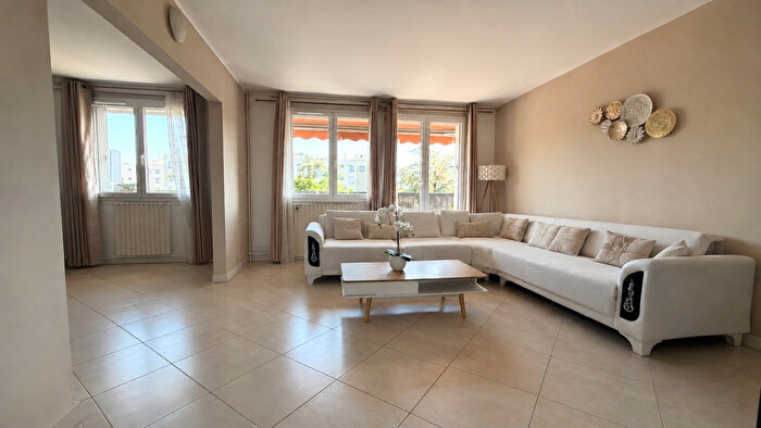 Appartement 4 pièces à Corbeil-Essonnes, Montconseil, à vendre