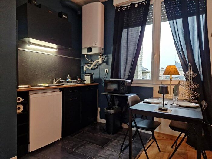 Appartement à louer - Centre Ville, Reims - 1 pièce