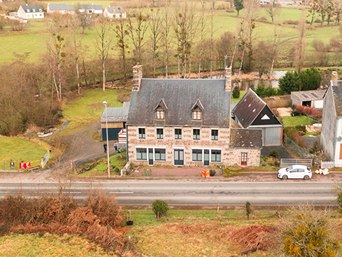 Maison à vendre - Hambye - 8 pièces - 3 chambres