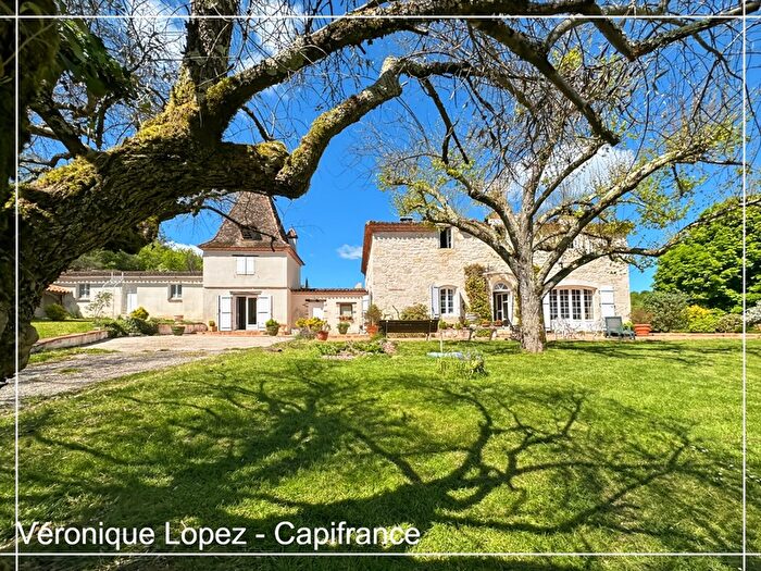 Maison à vendre - Saint-Urcisse - 9 pièces - 5 chambres