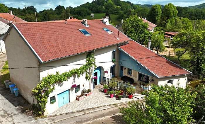 Maison à vendre - Lavans-sur-Valouse - 9 pièces - 7 chambres