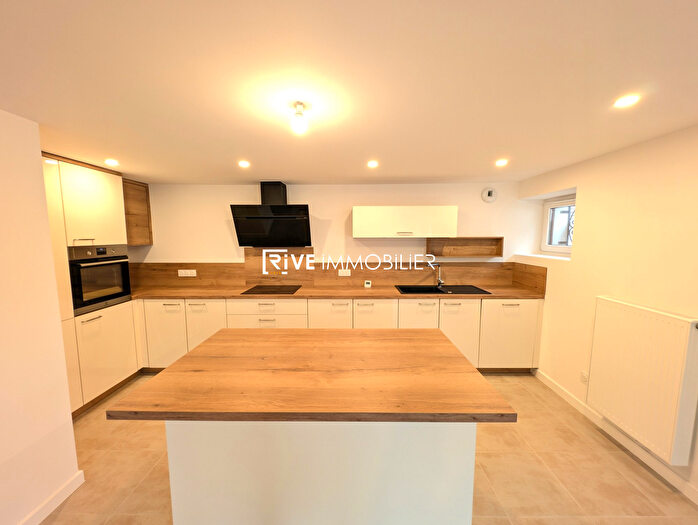 Maison à louer - Excenevex - 7 pièces - 5 chambres