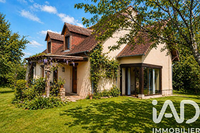 Maison 7 pièces à Azerables, à vendre
