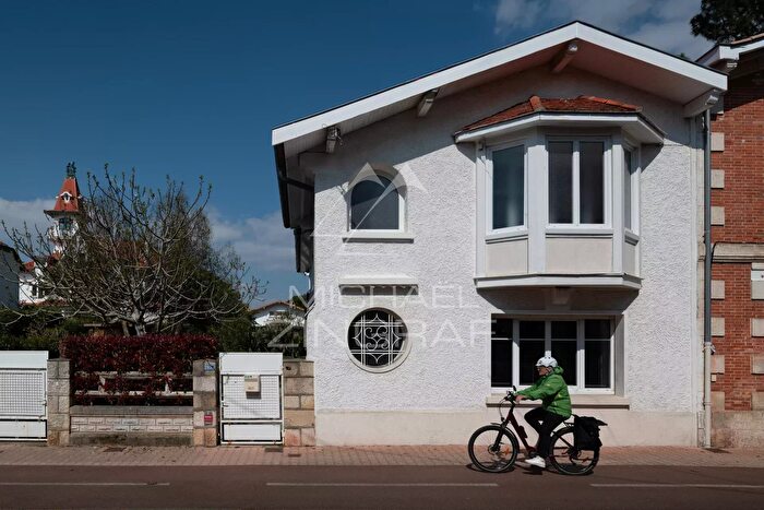 Maison à vendre - Arcachon, Centre-ville, La Chapelle, Gare - 5 pièces - 4 chambres