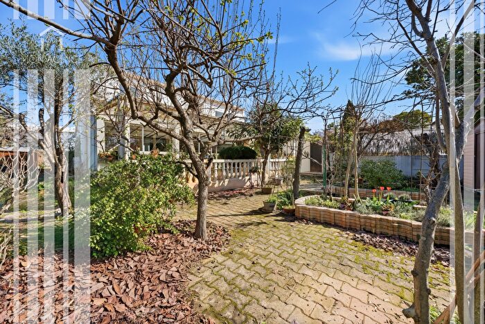 Maison à vendre - Castelnau-le-Lez, Mendras, Zone dactivité La Garrigue - 6 pièces - 4 chambres