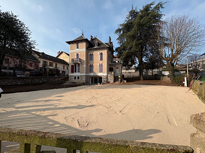 Appartement à vendre - Challes-les-Eaux - 2 pièces - 1 chambre