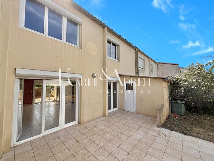Fontenay-le-Comte, Les Moulins, La Gare : Maison 6 pièces à vendre