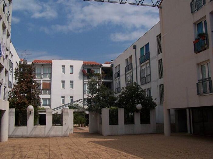 Appartement à louer - Arènes, Nîmes - 2 pièces