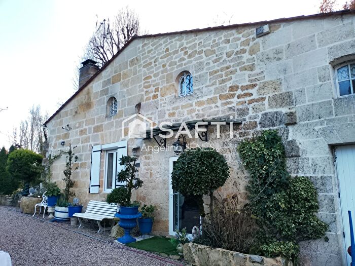 Maison à vendre - Prignac-et-Marcamps - 8 pièces - 4 chambres