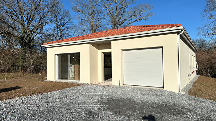 Maison à louer - Rilhac-Rancon - 4 pièces - 3 chambres