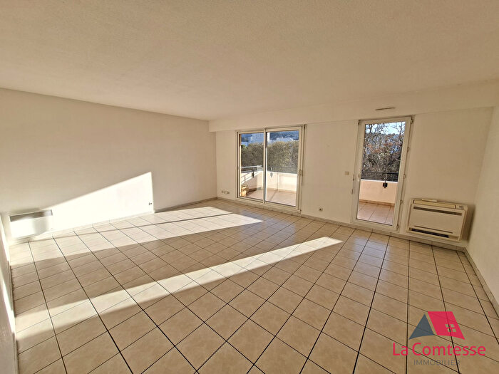 Appartement à louer - Marseille e , Sainte-Anne - 4 pièces - 3 chambres