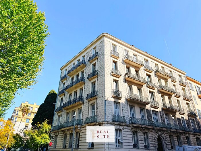 Appartement 2 pièces à vendre à Nice, Carré dor