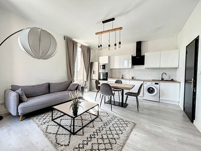 Appartement à louer - Centre Ville, Carpentras - 2 pièces - 1 chambre