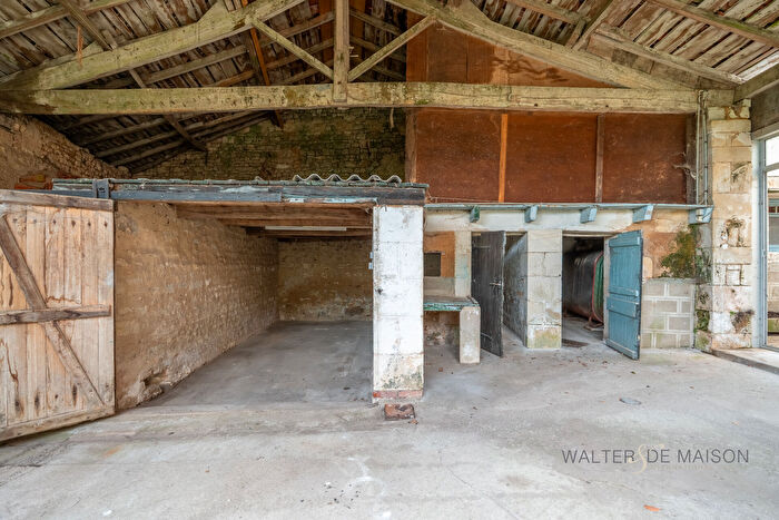 Maison 8 pièces à vendre à Saint-Angeau