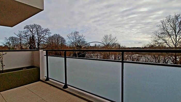 Appartement à louer - Sud Petite Espere, Saint-Jean-de-la-Ruelle - 3 pièces - 2 chambres