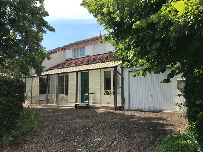 Maison à vendre - Issigeac - 8 pièces - 4 chambres