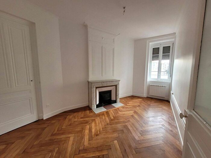 Appartement à louer - Guillotière, Lyon ème arrondissement - 3 pièces - 2 chambres