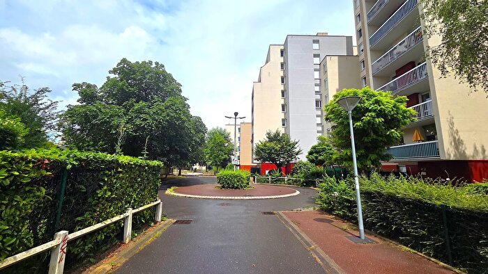Neuilly-sur-Marne, Primevères, Chanoux : Appartement 4 pièces à vendre