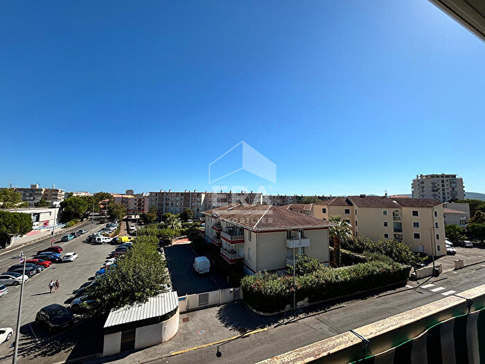 Appartement à vendre - Fréjus, Centre-ville - 3 pièces - 2 chambres