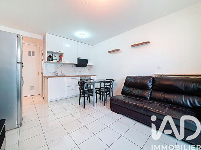 Appartement à louer - Villemomble, Centre-ville, Orangerie - 3 pièces - 2 chambres