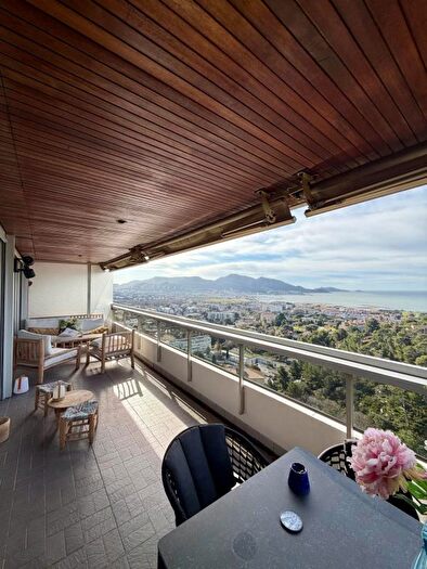 Appartement à louer - Marseille e , Perier - 3 pièces