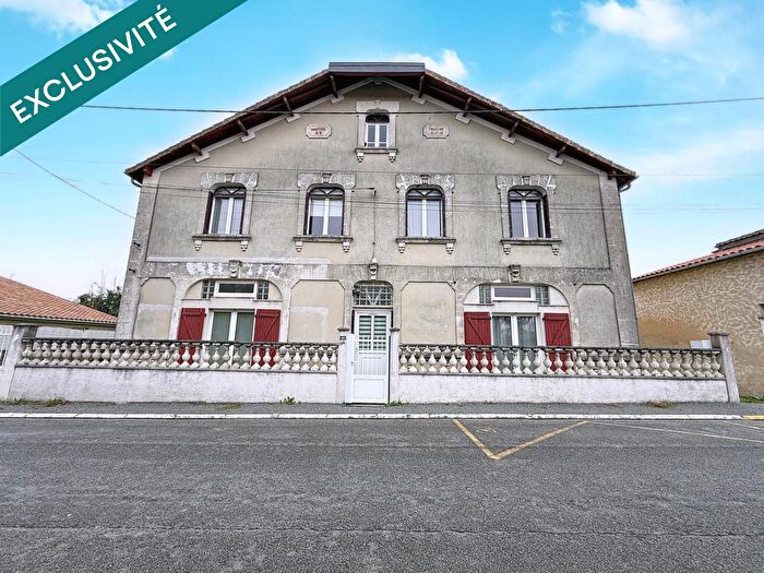 Maison à vendre - Sireuil - 6 pièces - 4 chambres