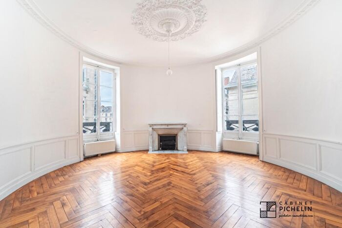 Nantes, Centre-ville : Appartement 8 pièces à louer