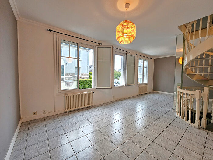 Maison à vendre - Cholet - 6 pièces - 4 chambres