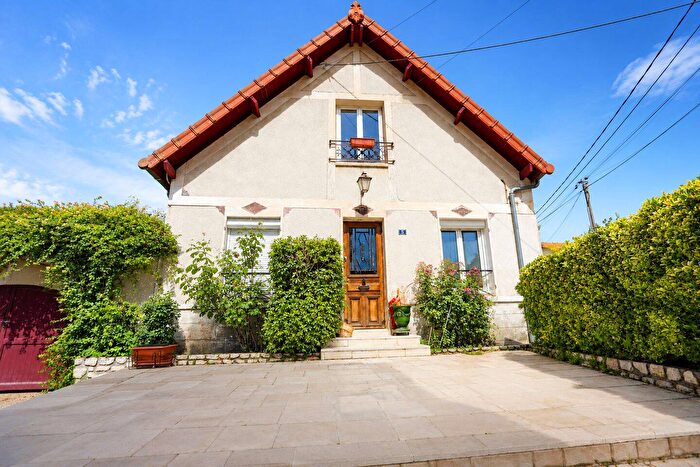 Maison 4 pièces à Jouars-Pontchartrain, à louer
