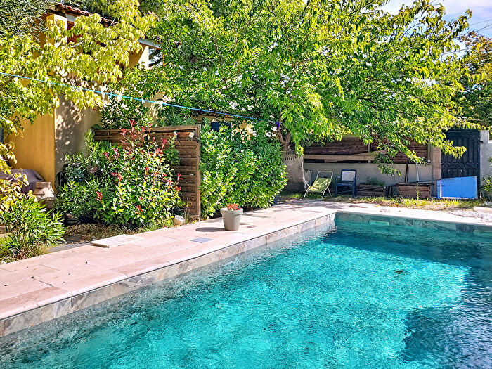 Maison à vendre - Saint-Cannat - 5 pièces - 4 chambres