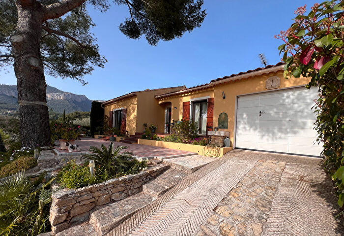 Maison à vendre - Le Revest-les-Eaux - 4 pièces - 3 chambres