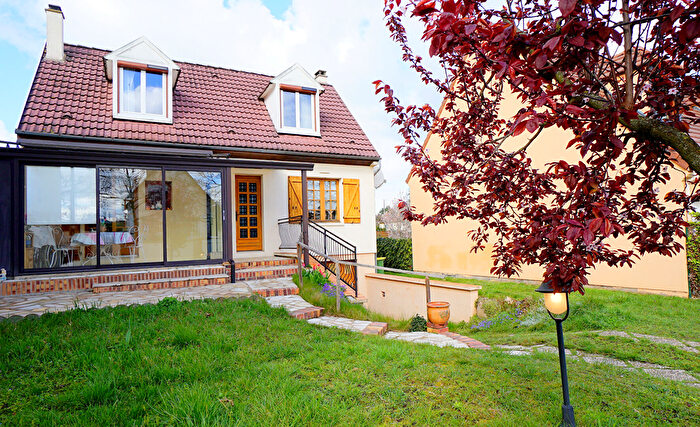 Maison à vendre - Aubergenville - 5 pièces - 3 chambres