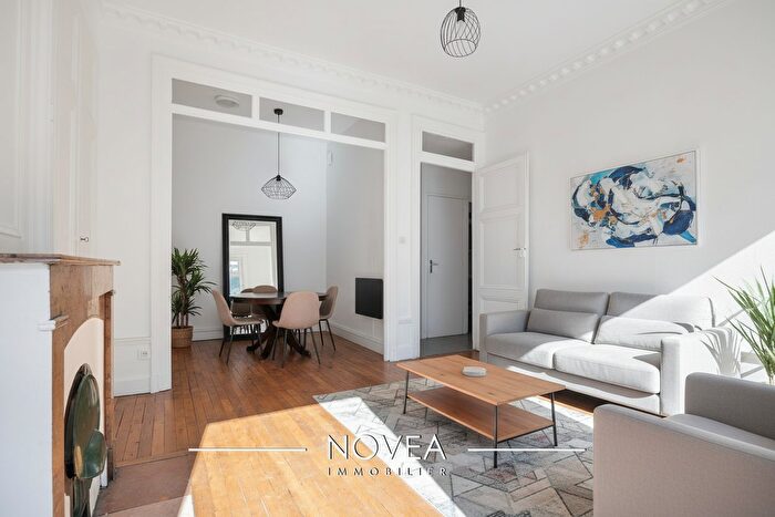 Appartement à vendre - Lyon e  - 2 pièces - 1 chambre