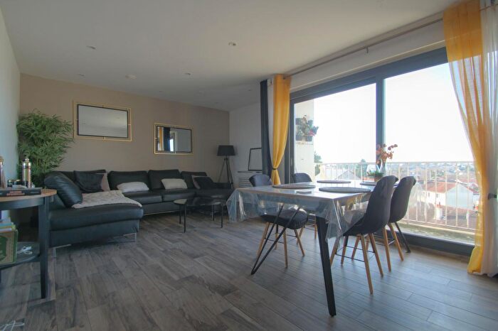 Appartement à vendre - Saint-Jean-de-la-Ruelle, Trois Fontaines, Petite Espère, Clémenceau - 4 pièces - 3 chambres