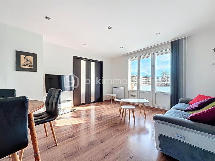 Appartement à vendre - Seyssinet-Pariset, Pacallaire, Champ Blanc - 3 pièces - 2 chambres